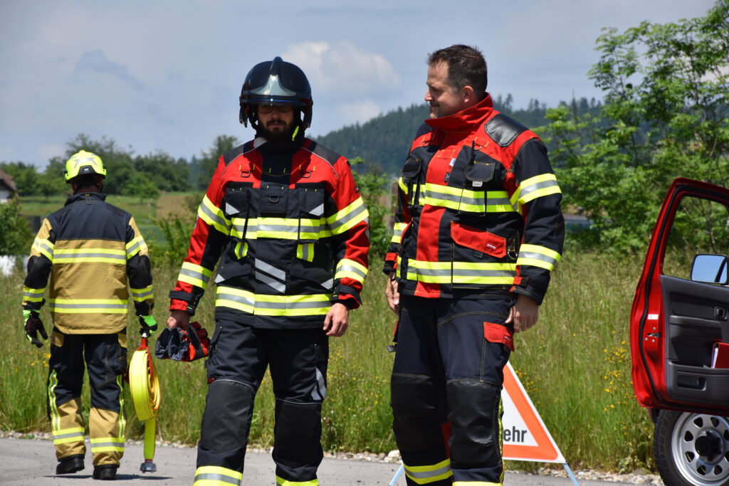 Uniforme Estructural modelo RED FOX marca DEVA - Green Fire - Equipos ...